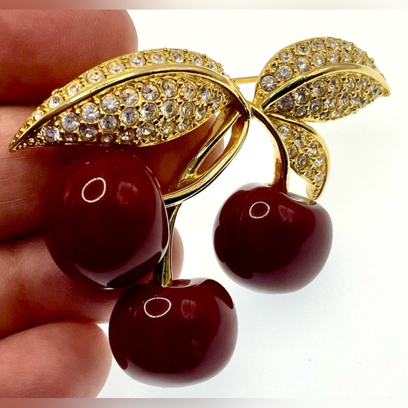 Joan Rivers | Jewelry | Vintage 8s Signed Joan Rivers Gold Tone Lucite ...